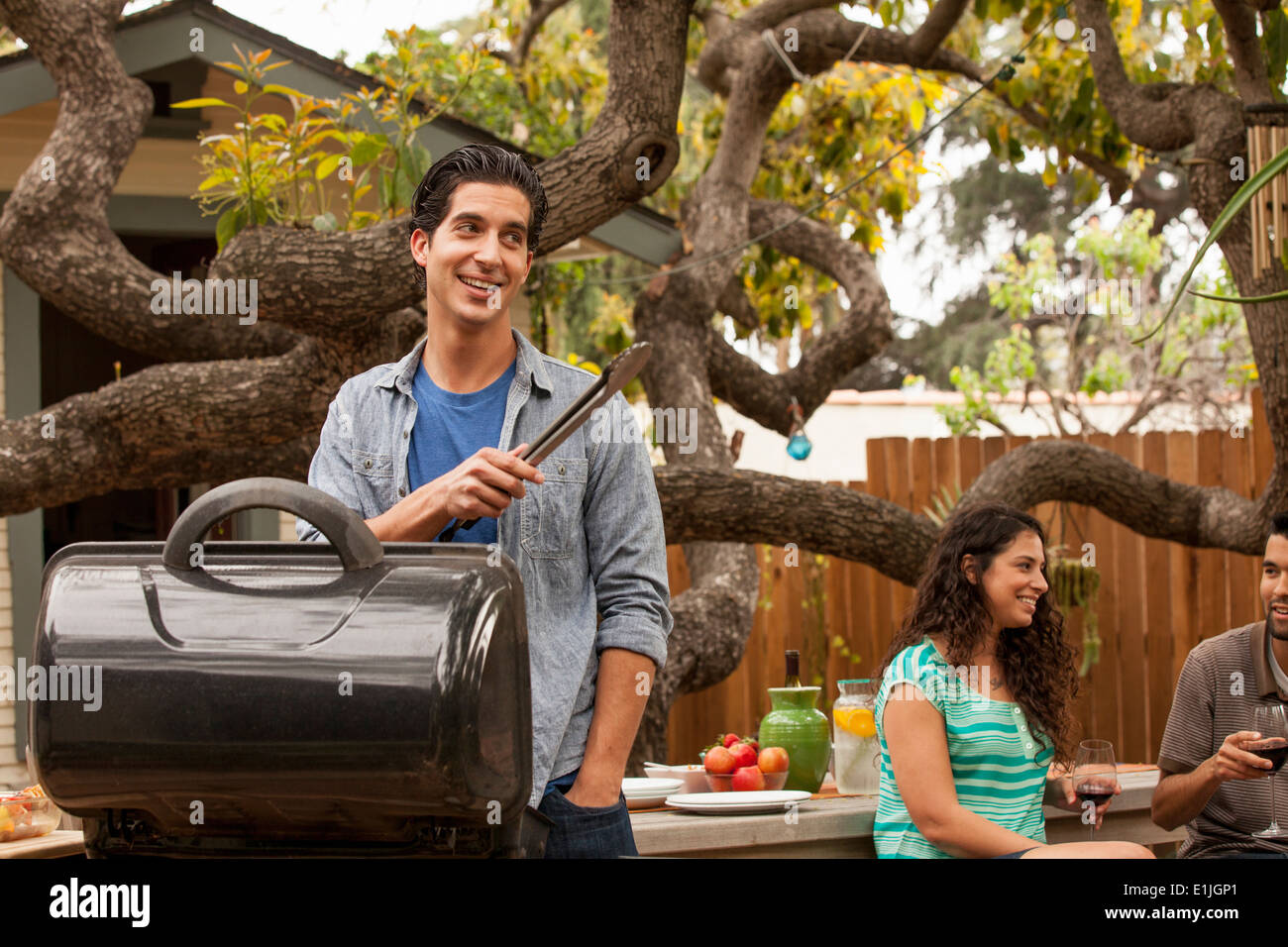 Barbecue friends hi-res stock photography and images - Alamy