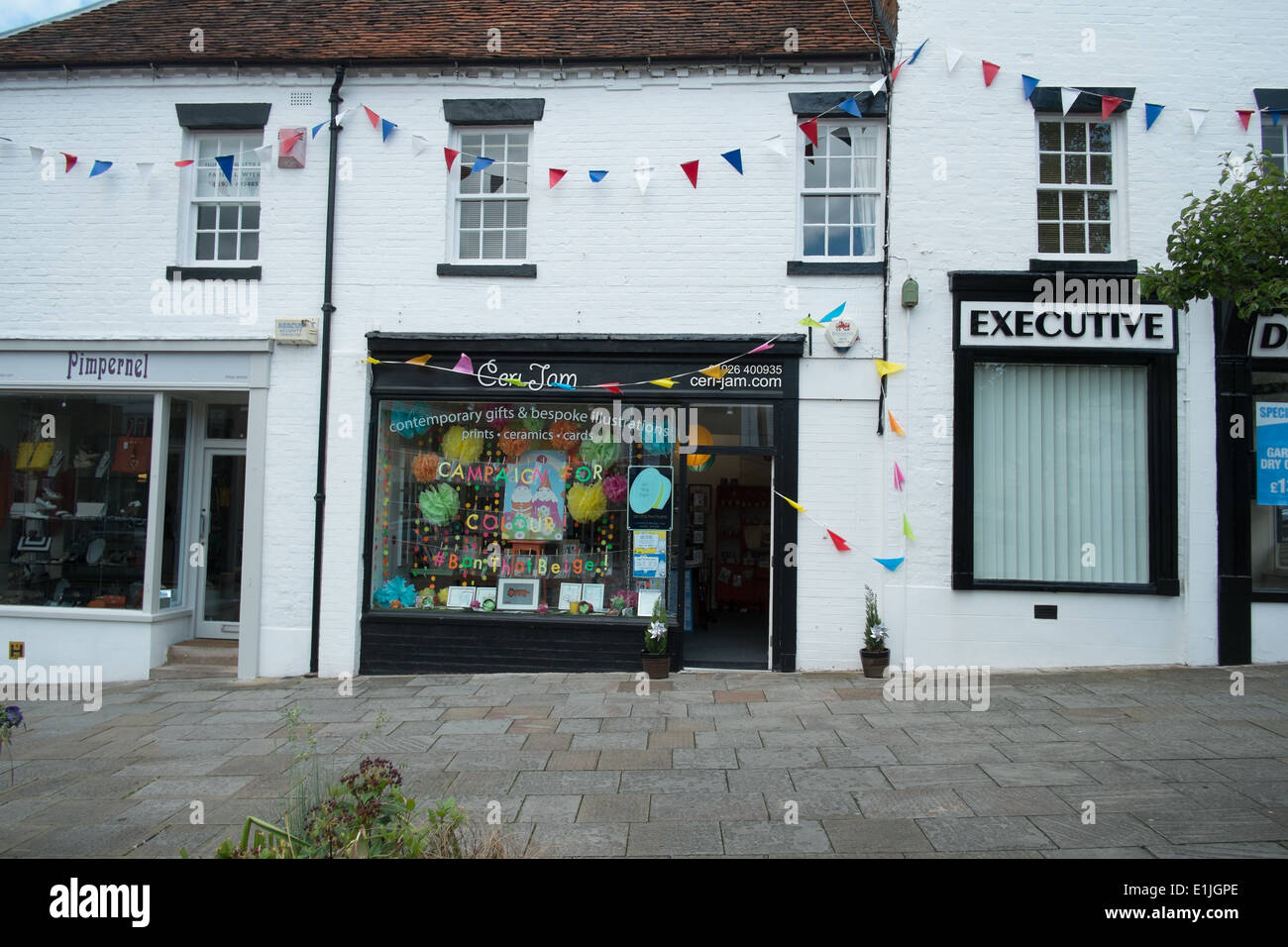 Warwick town shops hi-res stock photography and images - Alamy