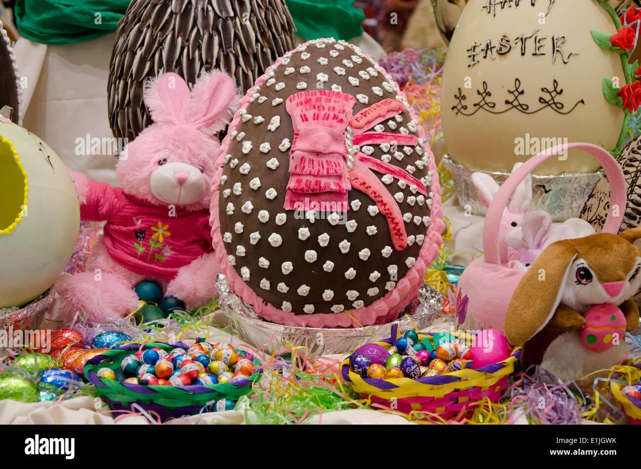 Pink easter bunny hi-res stock photography and images - Alamy
