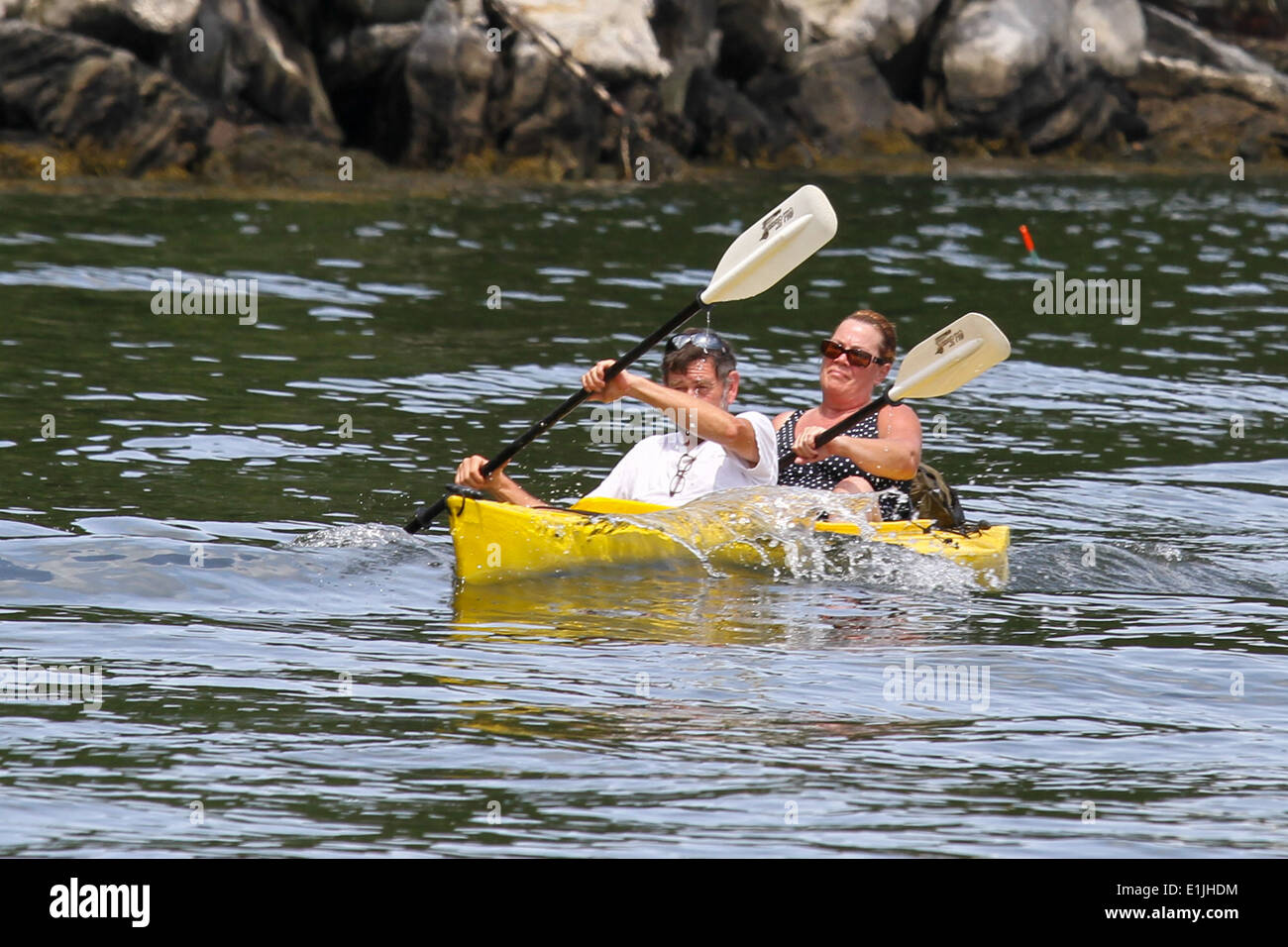Two person kayak hi-res stock photography and images - Alamy
