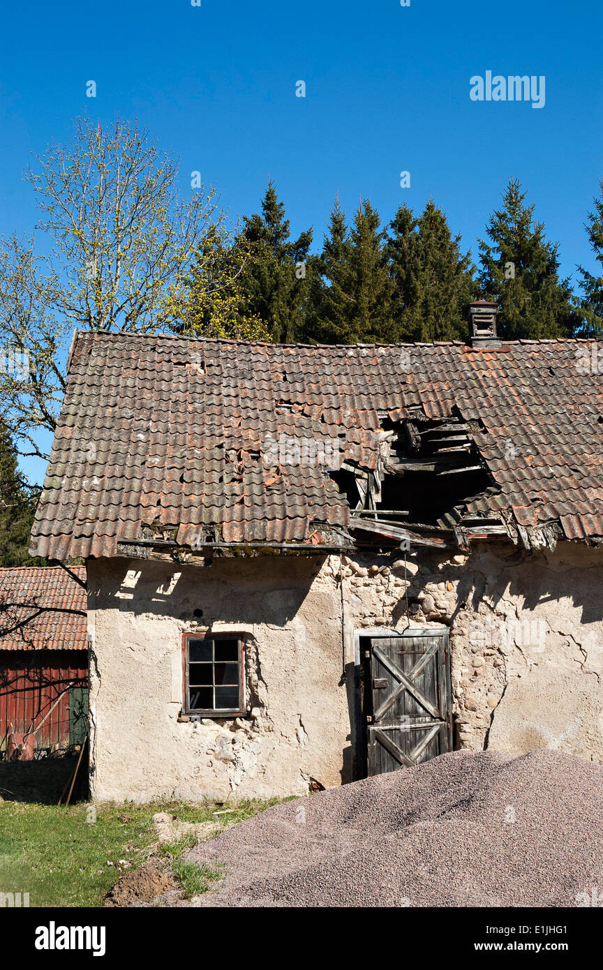 Old falling down barn in hi-res stock photography and images - Alamy