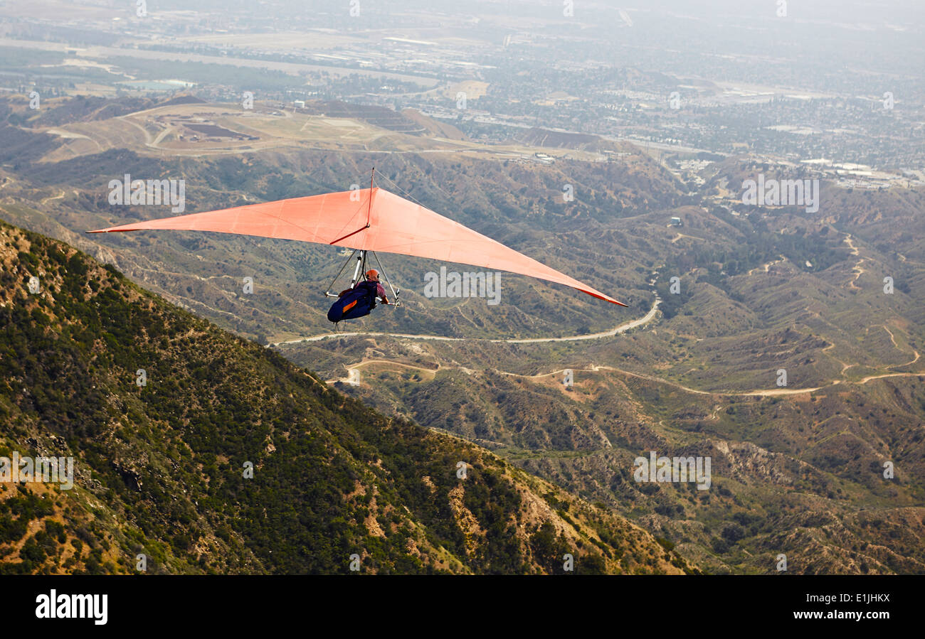 Flying hi-res stock photography and images - Alamy