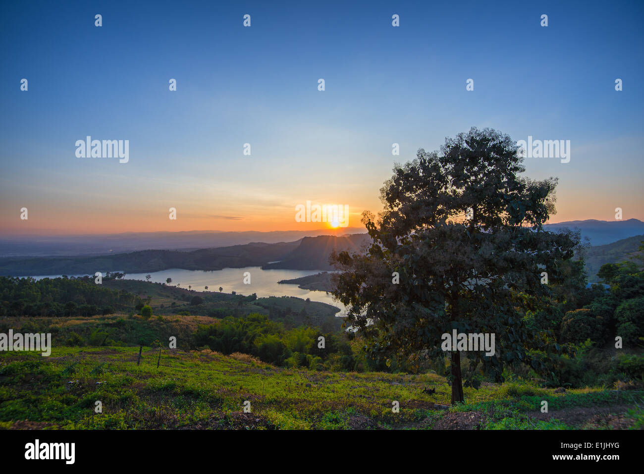 Dam sunset hi-res stock photography and images - Alamy