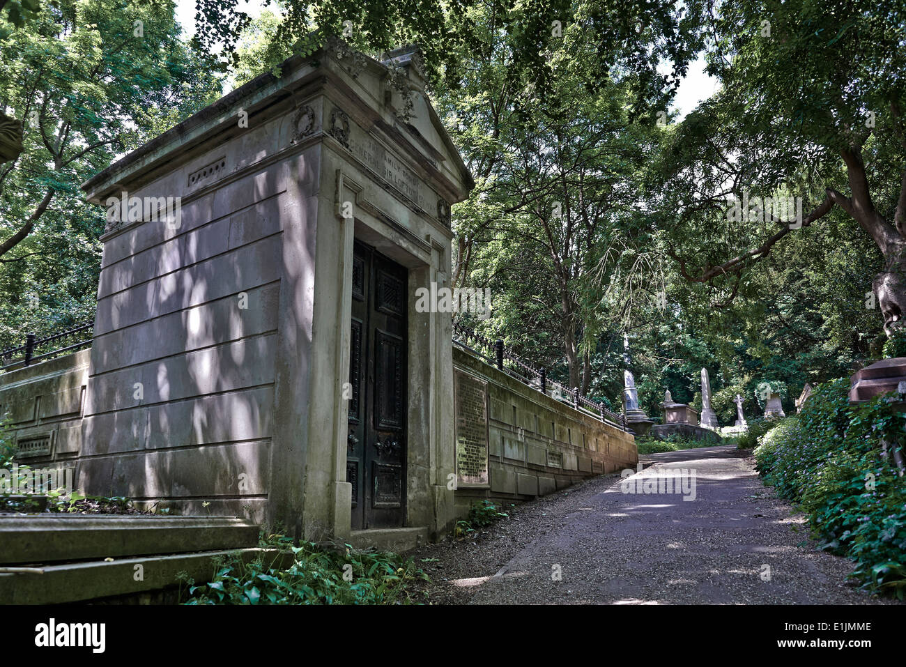 Highgate Cemetery London Stock Photo - Alamy