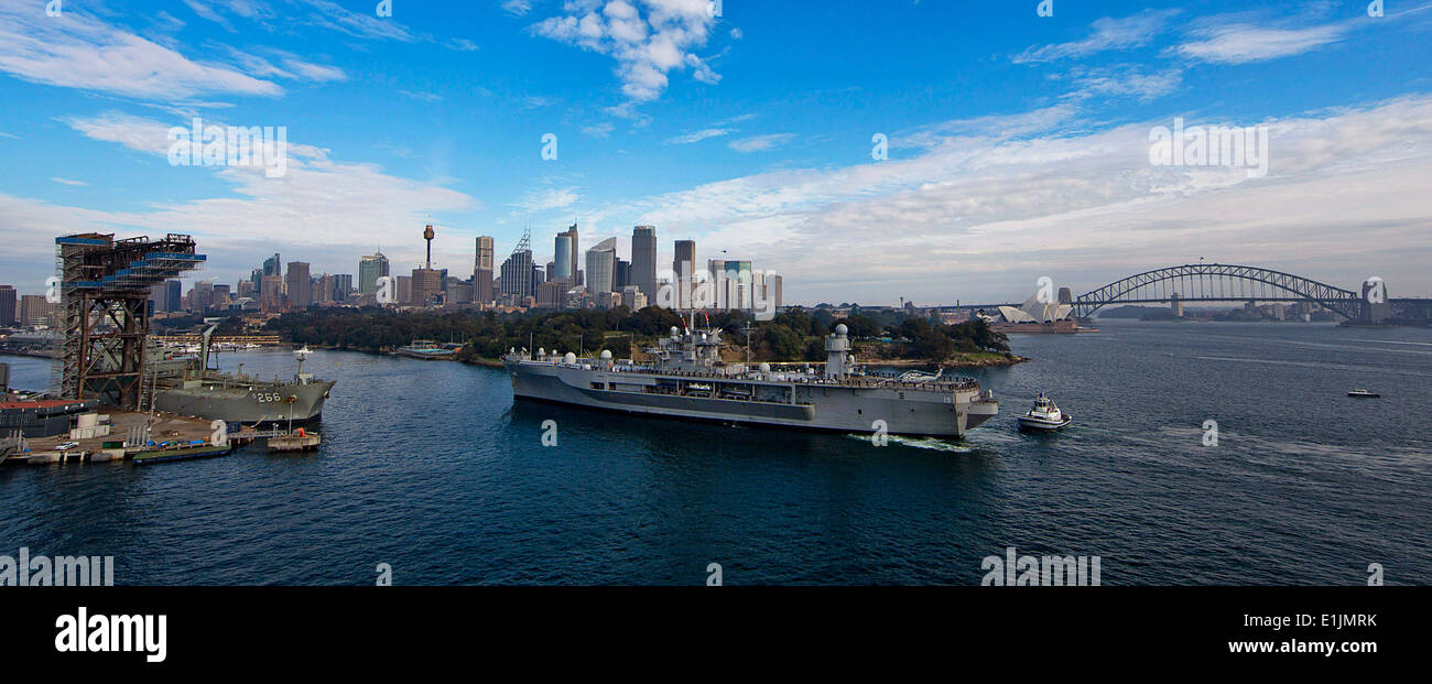 The U.S. 7th Fleet command ship USS Blue Ridge (LCC 19) approaches the ...