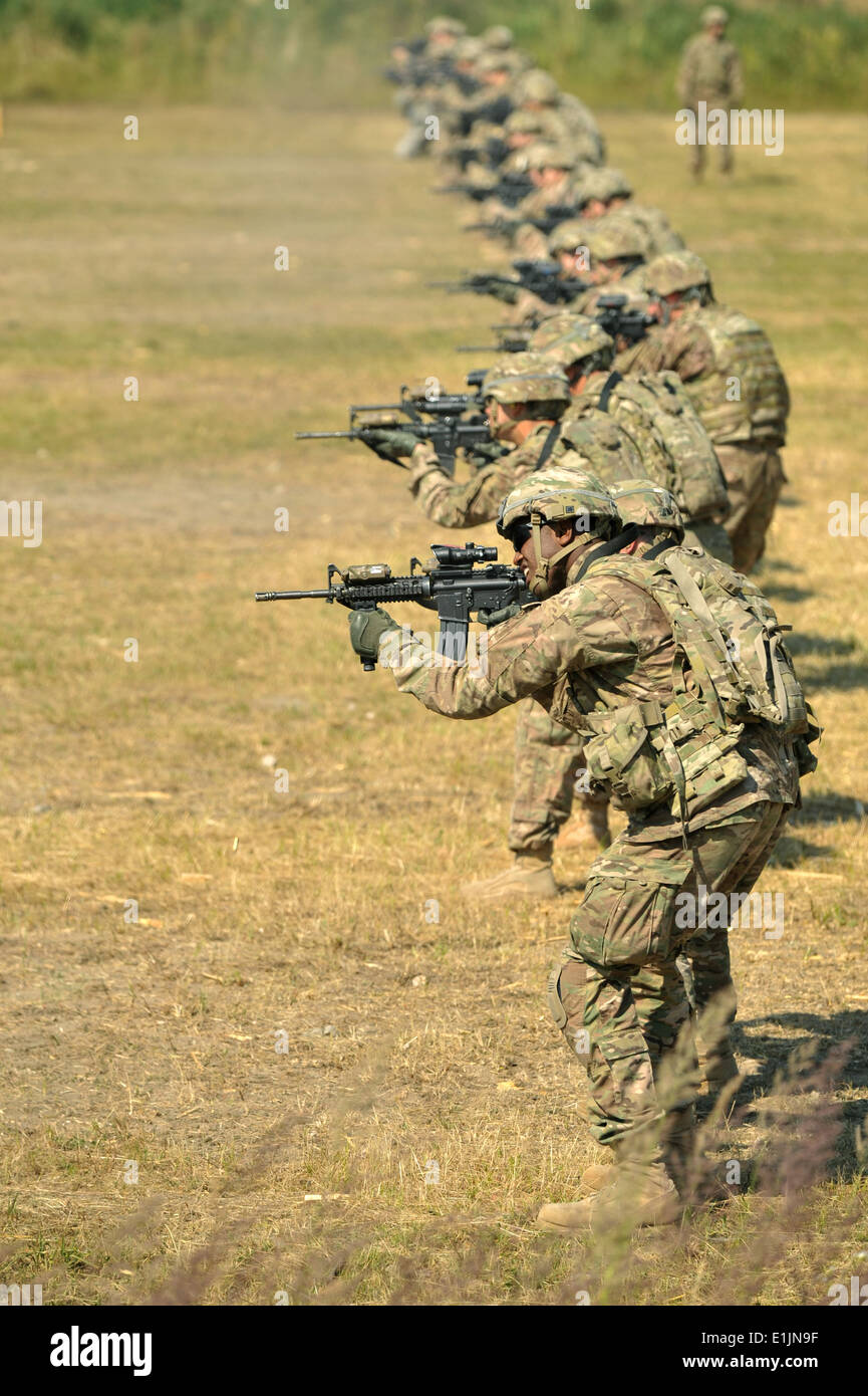 U.S. Soldiers assigned to the 3rd Squadron, 2nd Cavalry Regiment ...