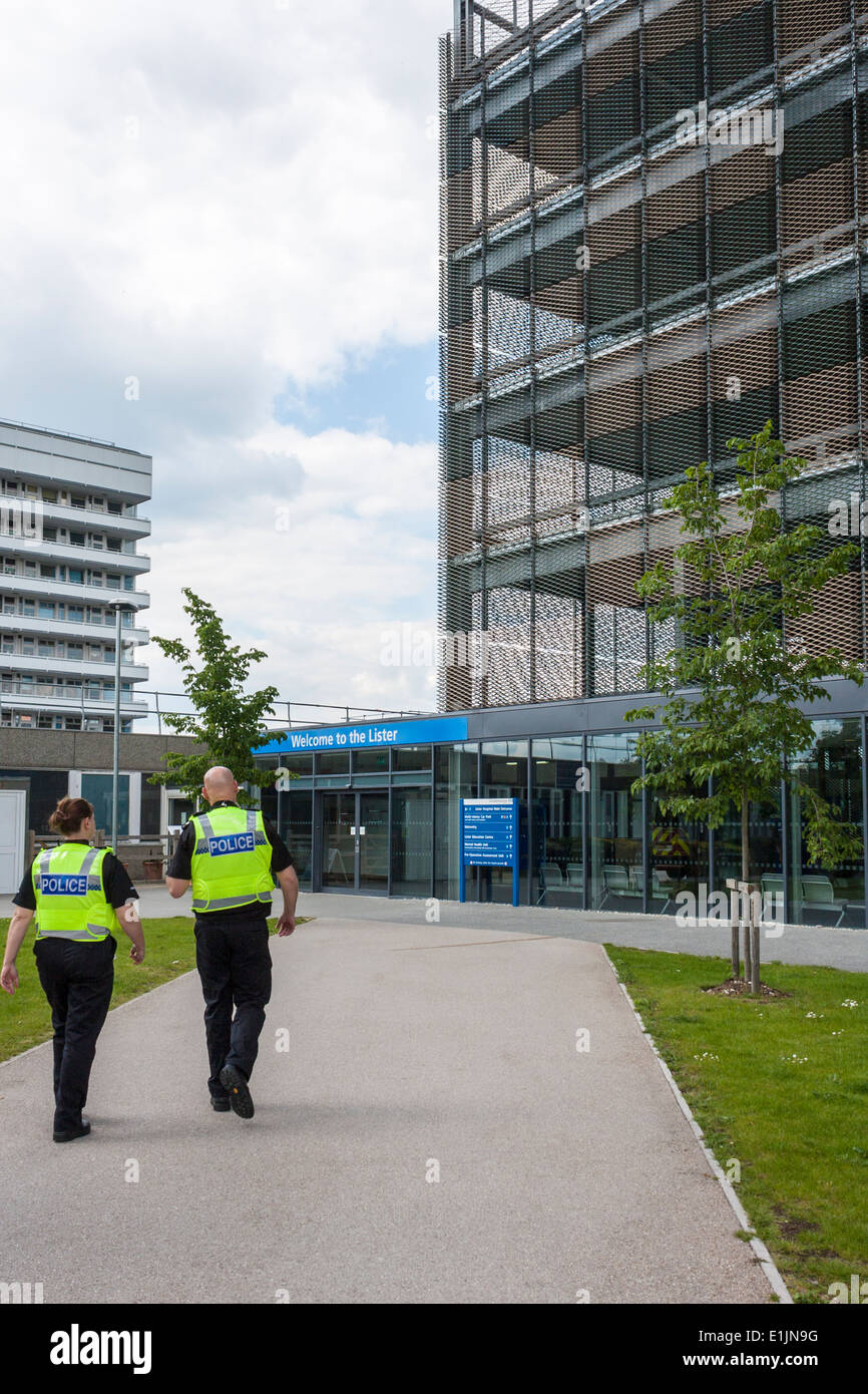 Police entering lister hospital stevenage hi-res stock photography and ...