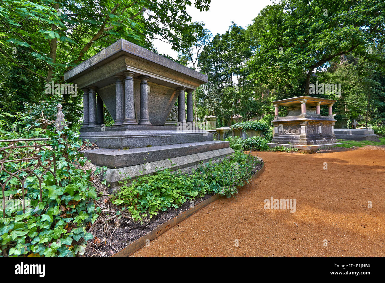 Highgate Cemetery London Stock Photo - Alamy