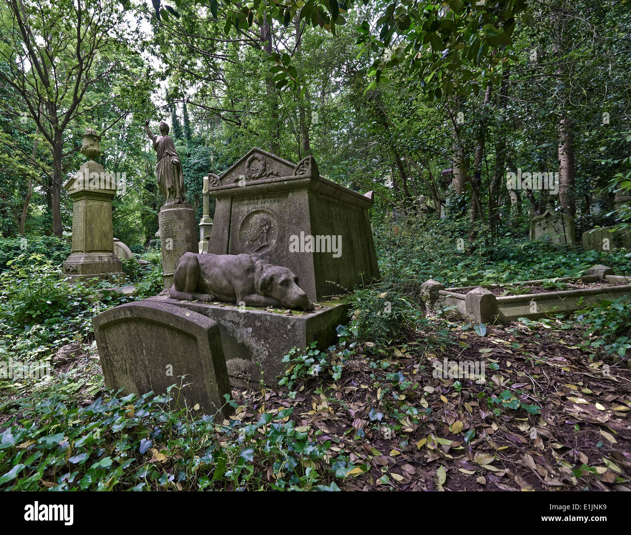 Highgate Cemetery London Stock Photo - Alamy