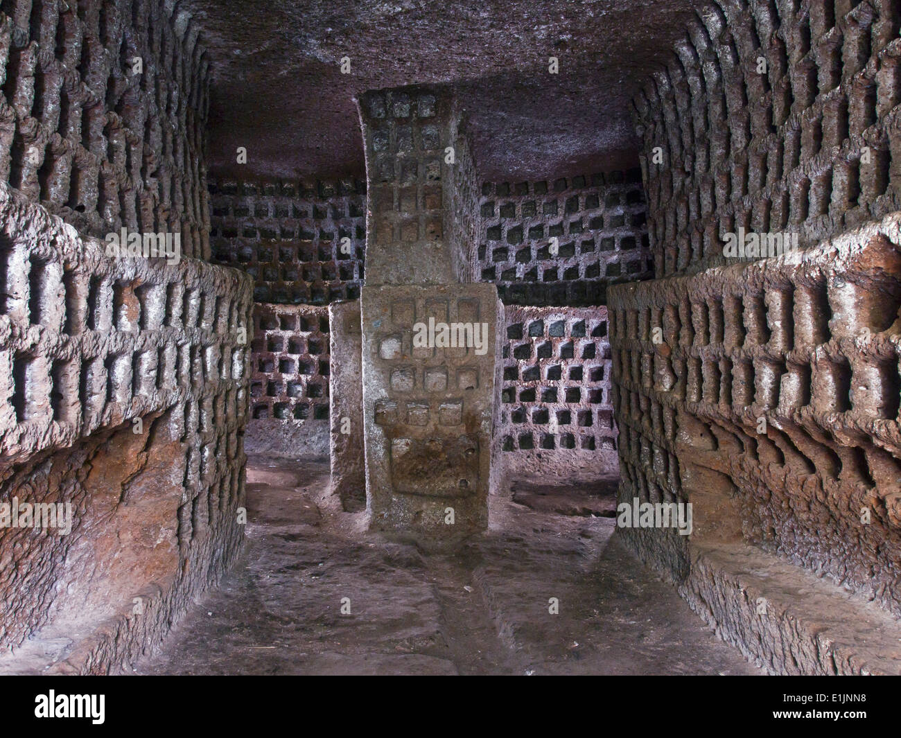 Roman columbarium hi-res stock photography and images - Alamy