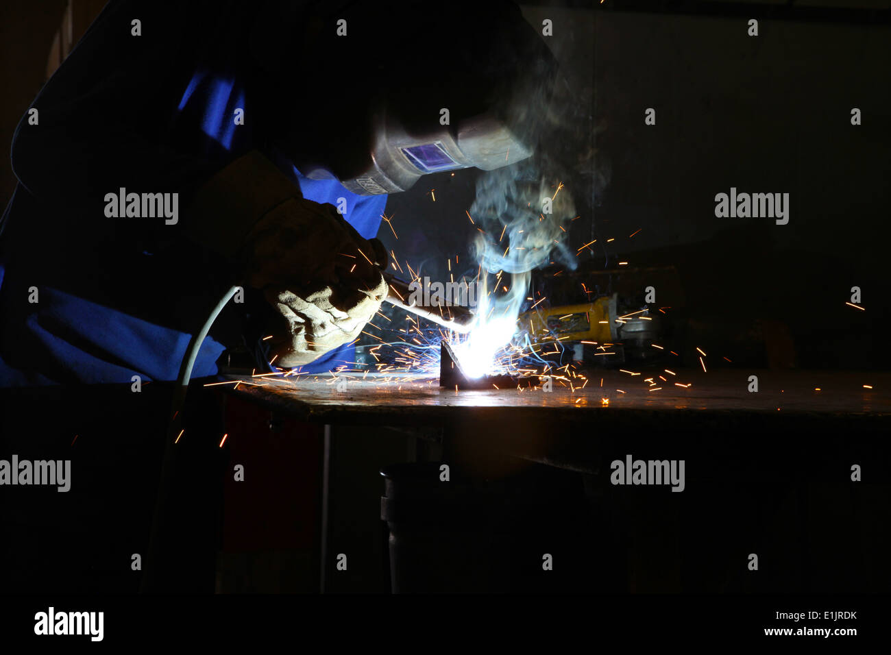 Army blacksmith hi-res stock photography and images - Alamy