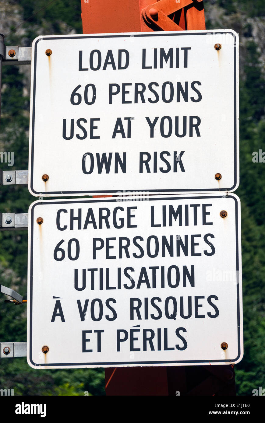 Bridge warning sign hi-res stock photography and images - Alamy