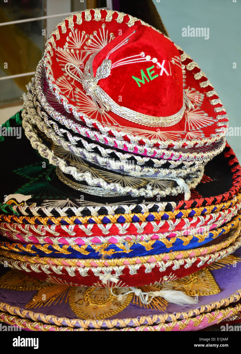 Pile of Mexican sombrero hats Stock Photo - Alamy