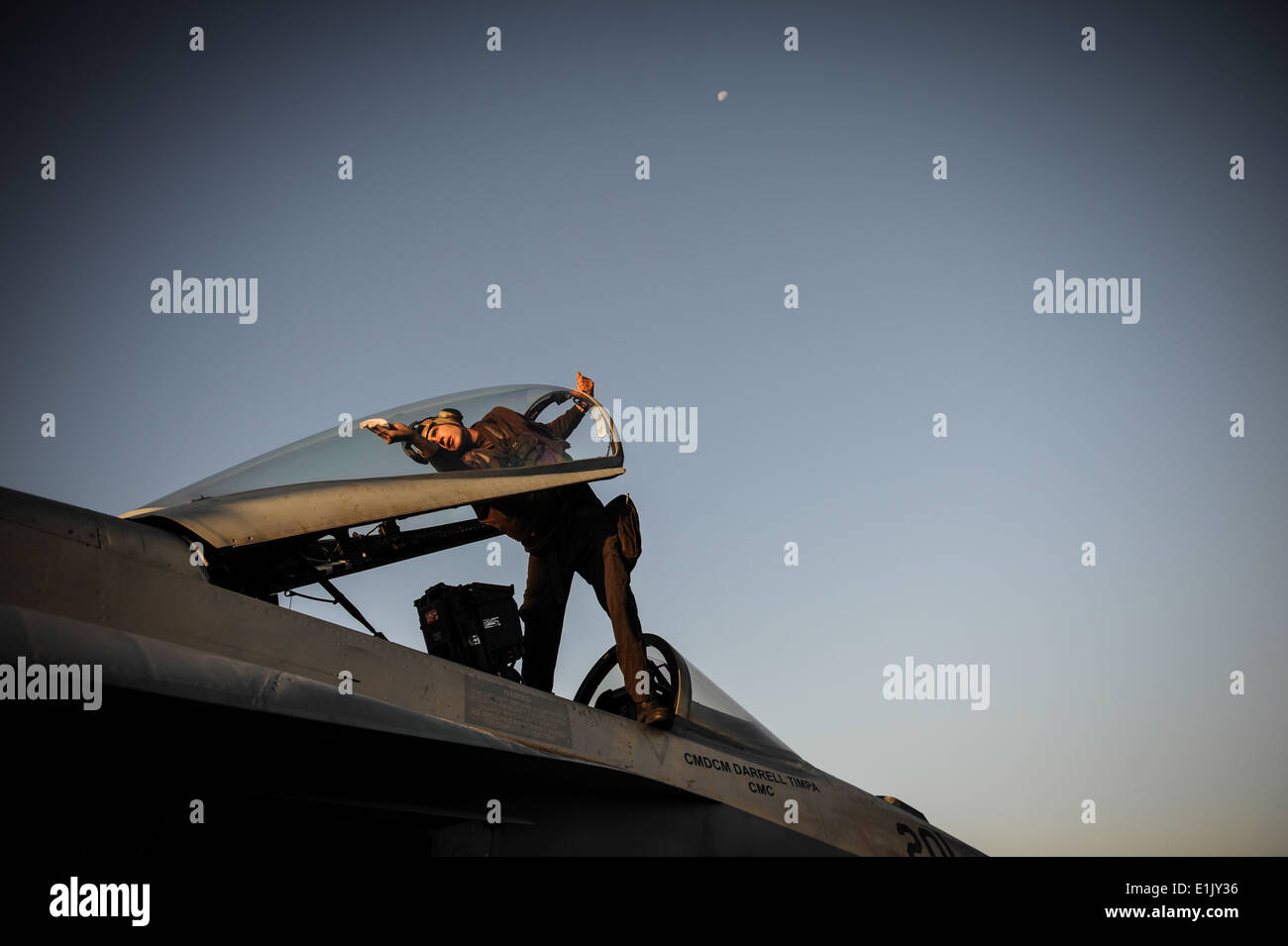 U s navy aviation structural mechanic hi-res stock photography and ...