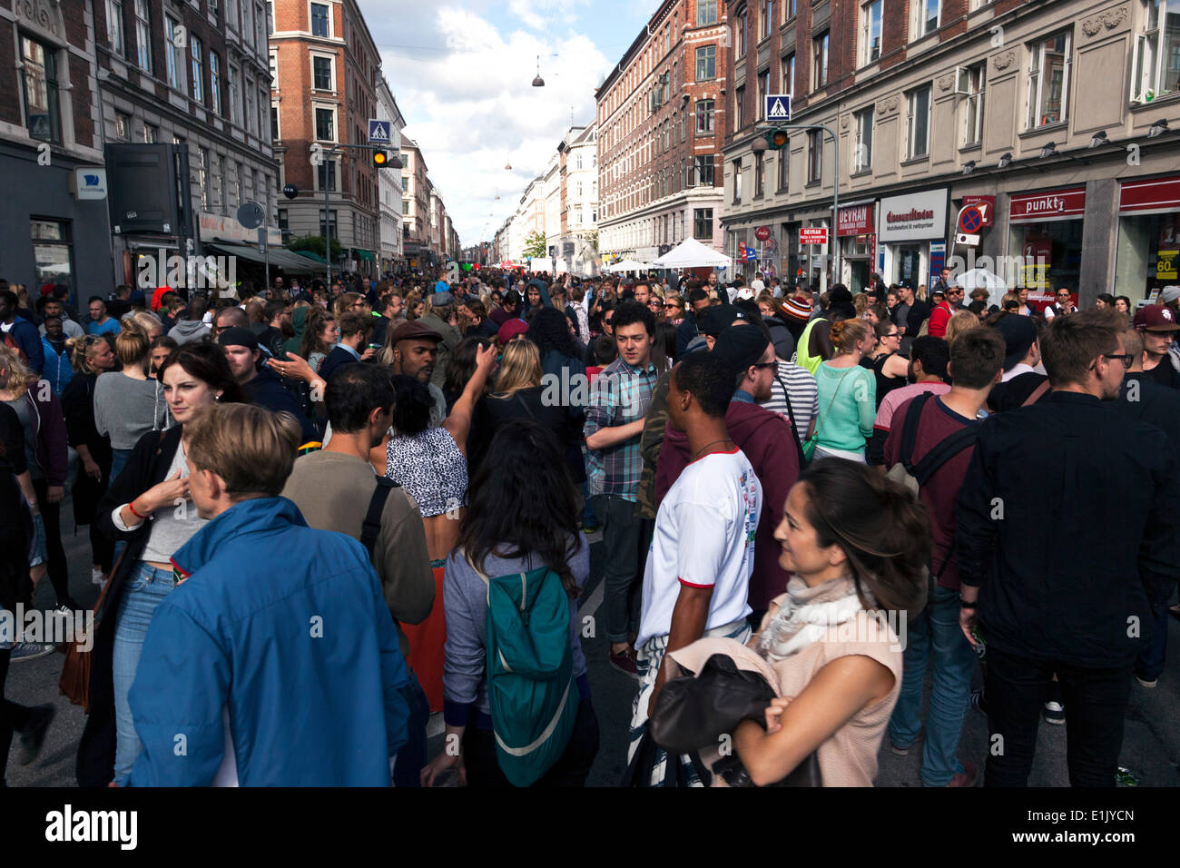 Copenhagen, Denmark. 5th June 2014. A giant party rolls through the ...