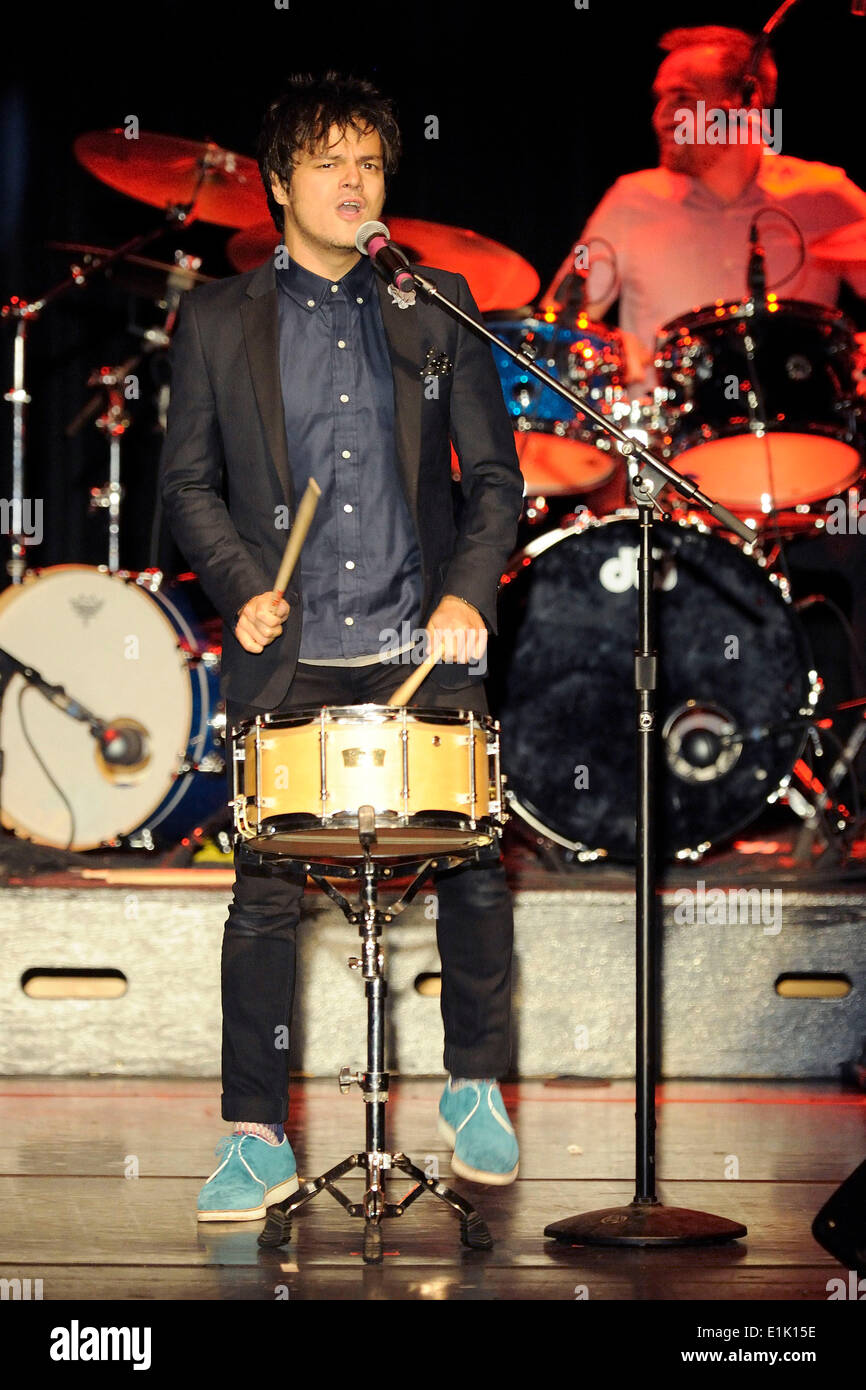 English jazz pop singer songwriter hi-res stock photography and images ...