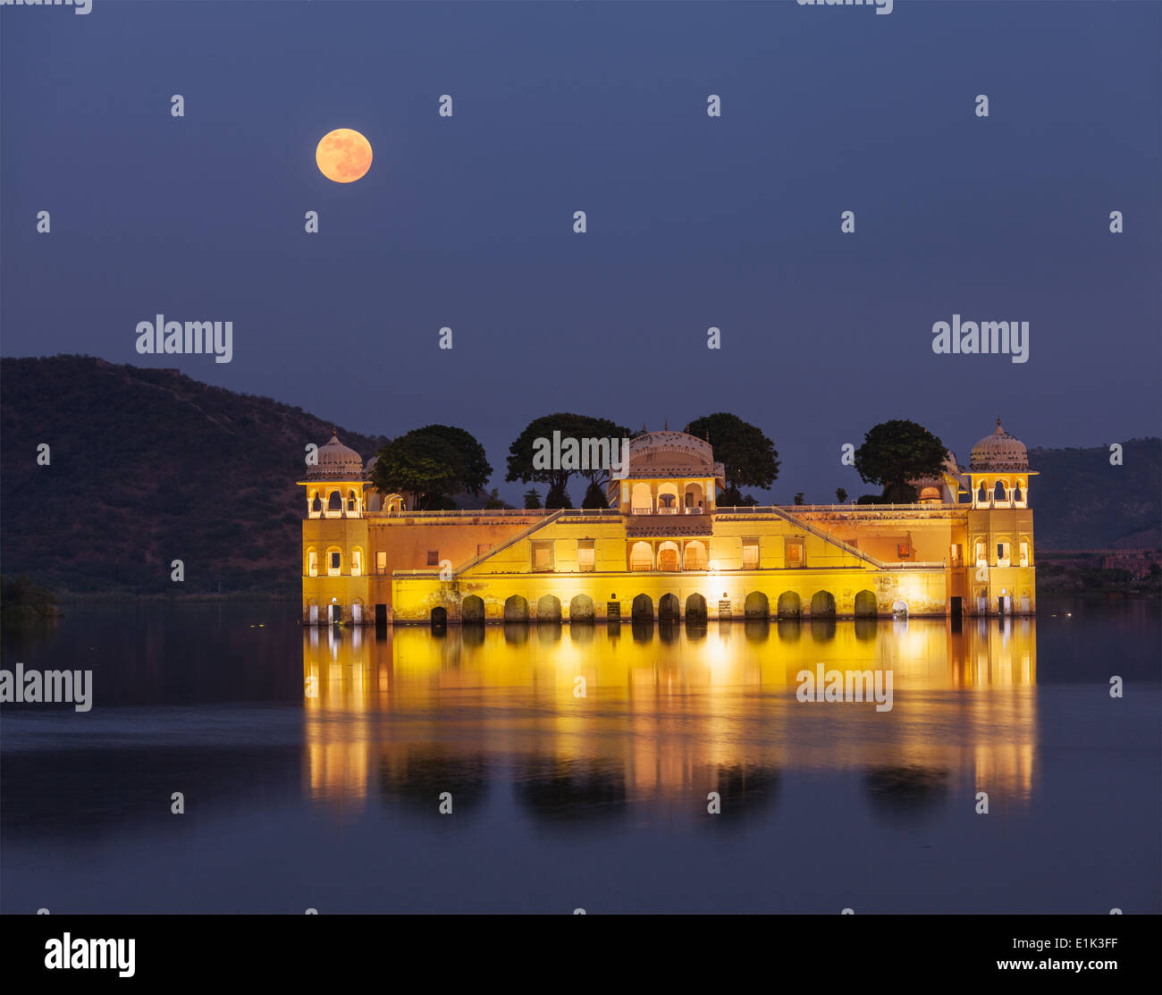 Moon palace hi-res stock photography and images - Alamy