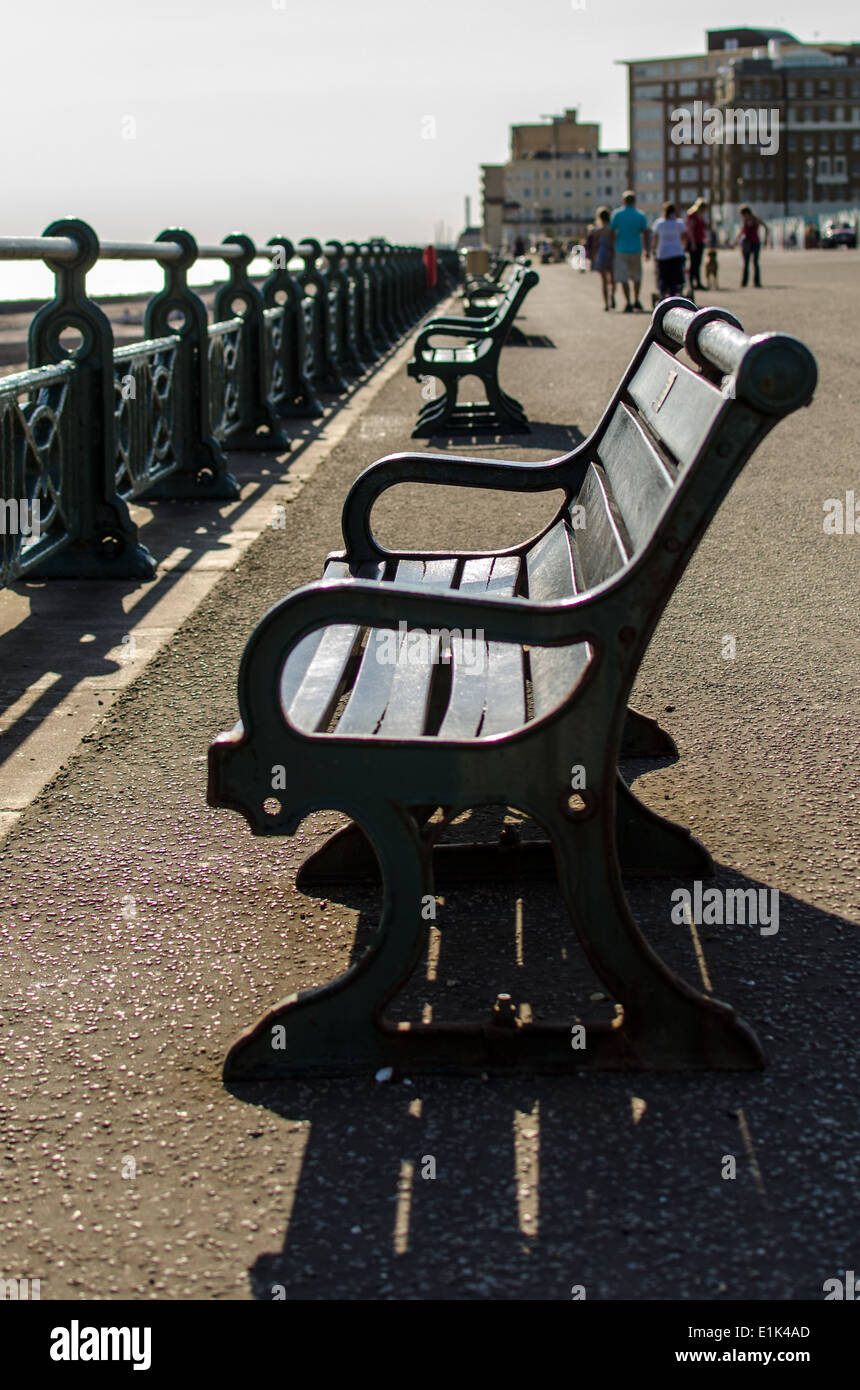 Beach, walkway, bench hi-res stock photography and images - Alamy