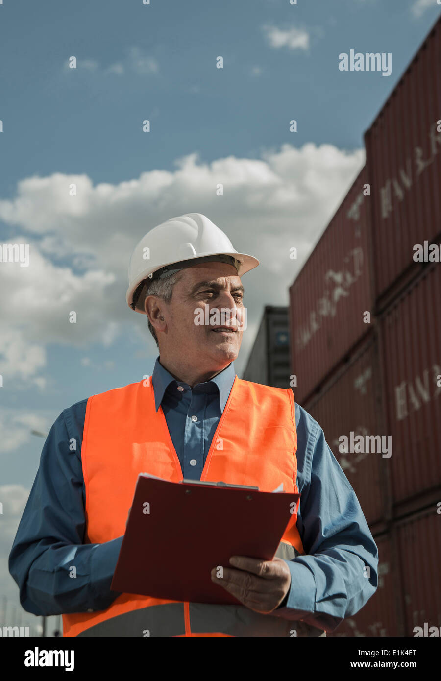 Man clipboard wearing reflective vest hi-res stock photography and ...