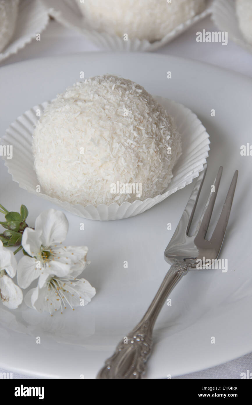 Snowball pastry hi-res stock photography and images - Alamy