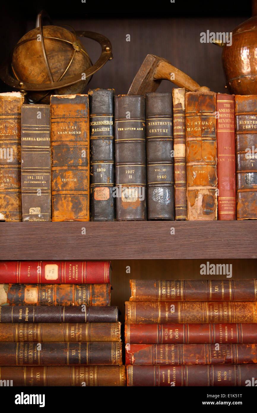 Old books library hi-res stock photography and images - Alamy