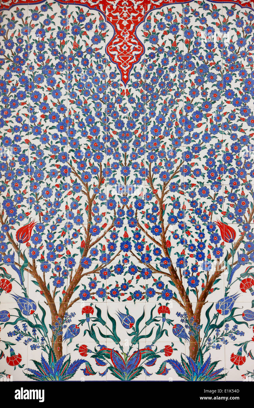 Sheikh Zayed Grand Mosque. One of the 80 Iznikpanels - highly decorated ...