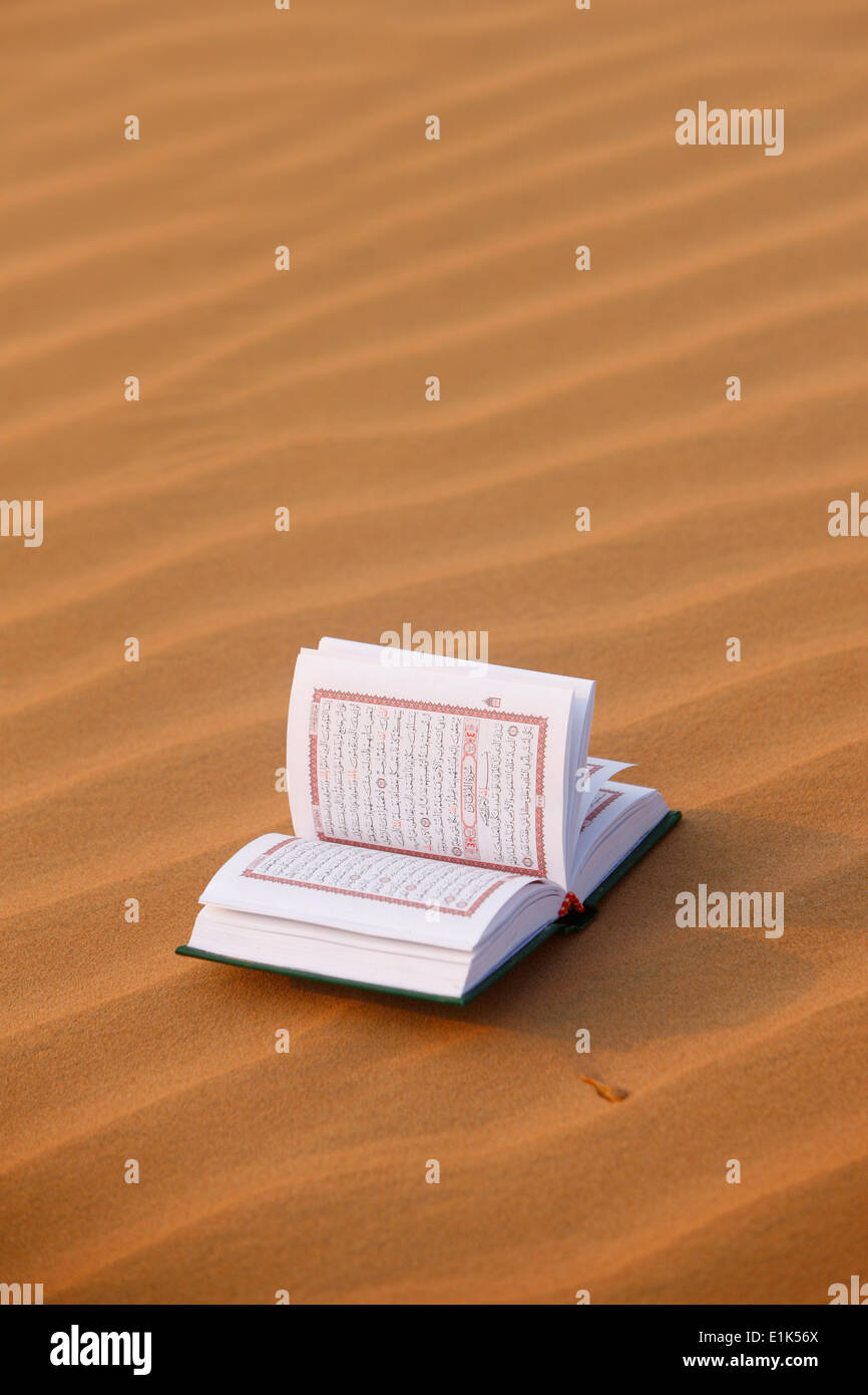 Muslim praying desert hi-res stock photography and images - Alamy