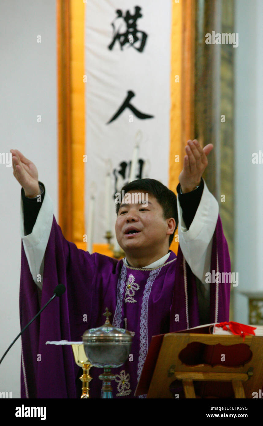 Roman catholic church beijing hi-res stock photography and images - Alamy