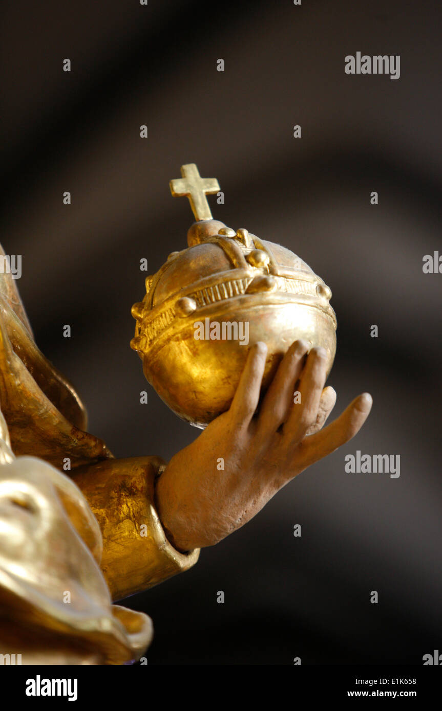 St. Stephen's Cathedral. Hand holding the world Stock Photo - Alamy