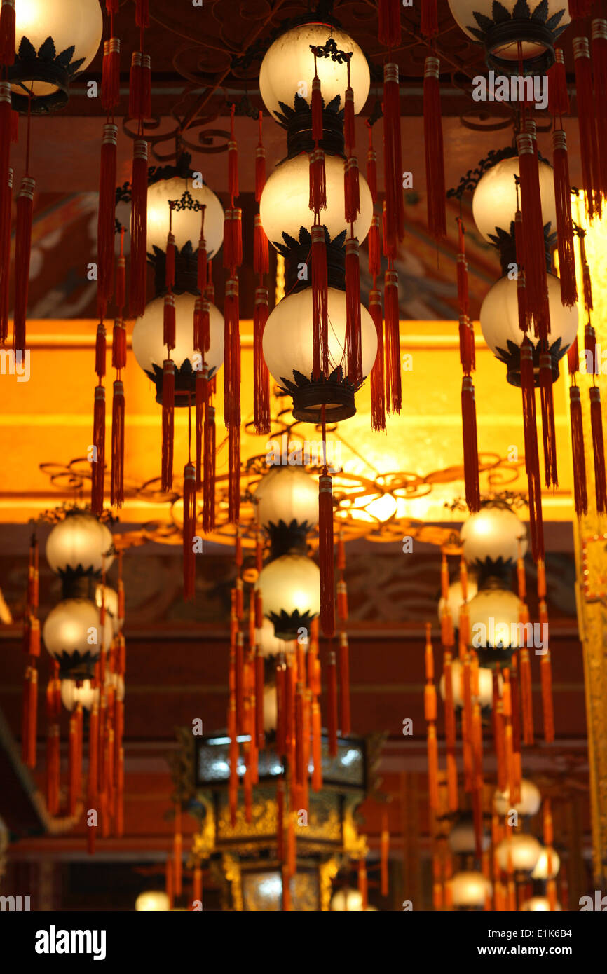 Po Lin Monastery. Main hall Stock Photo - Alamy