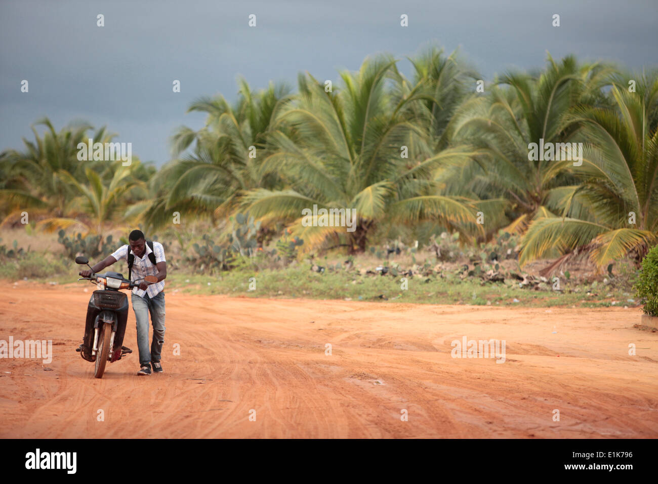 African road hi-res stock photography and images - Alamy