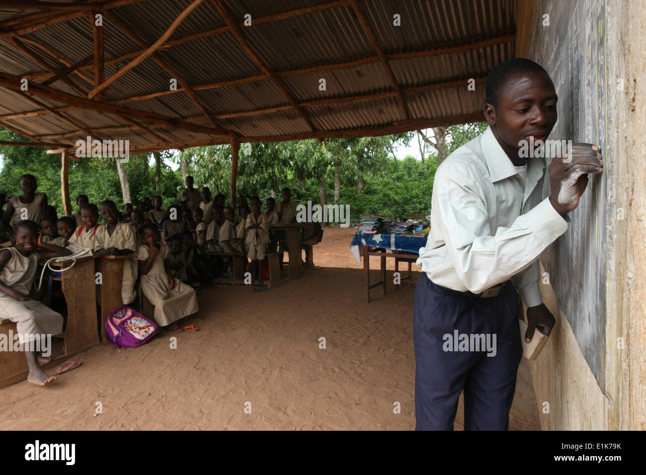 Primary school in Africa Stock Photo - Alamy