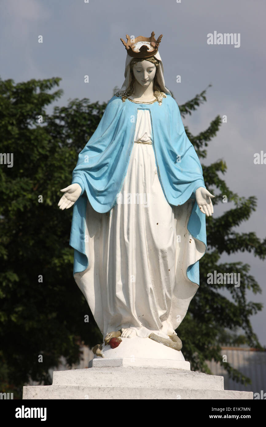 Lourdes statue hi-res stock photography and images - Alamy