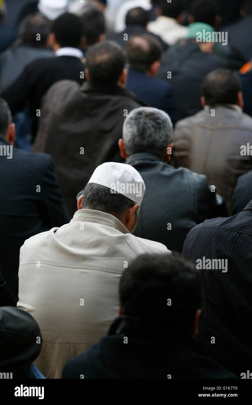 Muslims in mosque Stock Photo - Alamy
