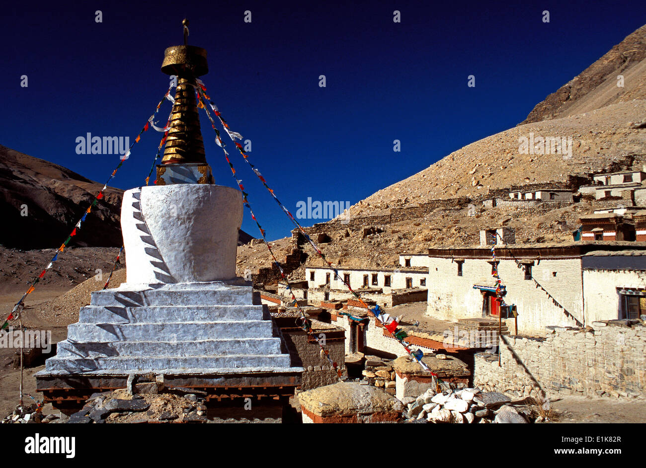 Rongbuk monastery stupa Stock Photo - Alamy