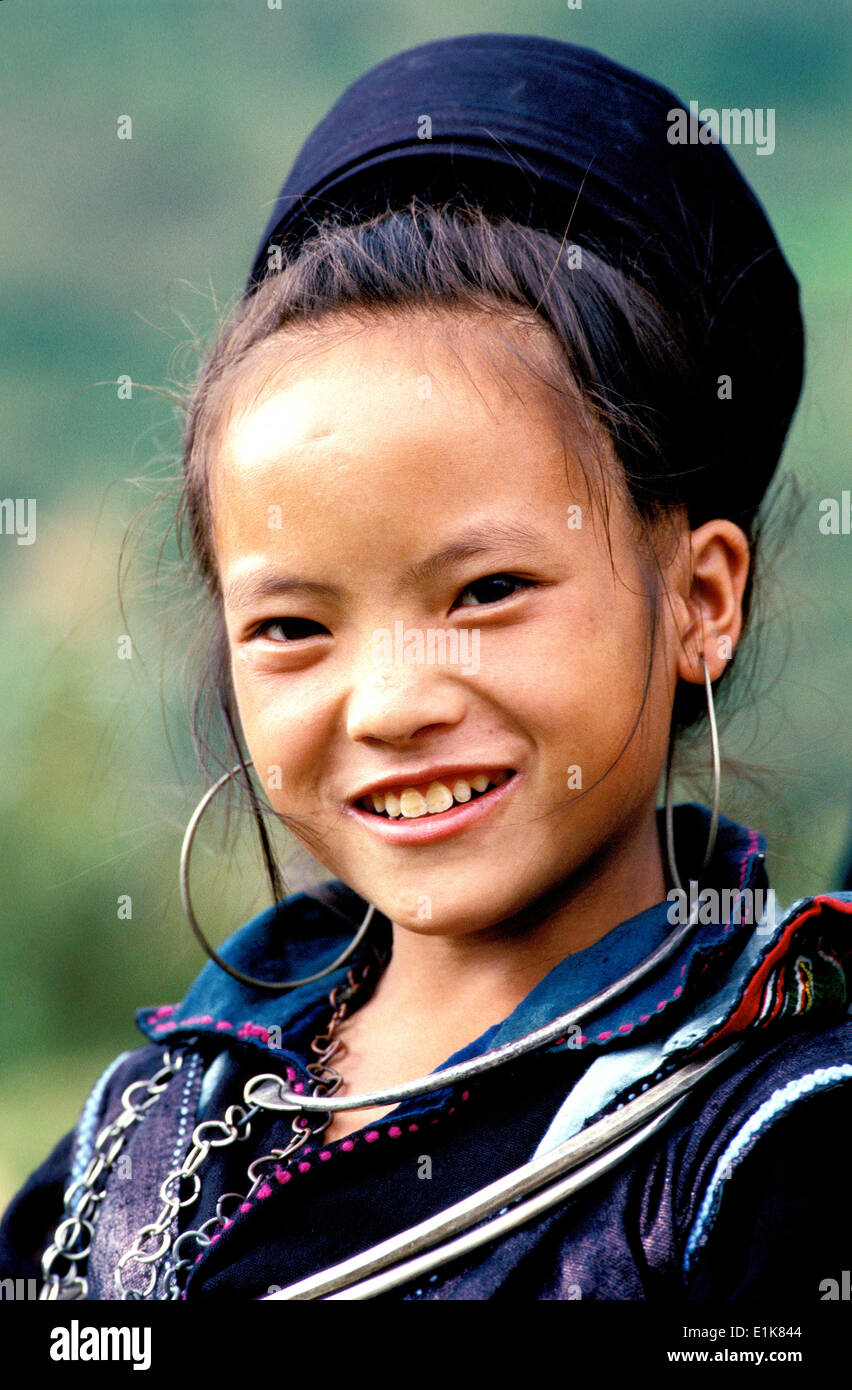 Hmong girl in sapa region hi-res stock photography and images - Alamy