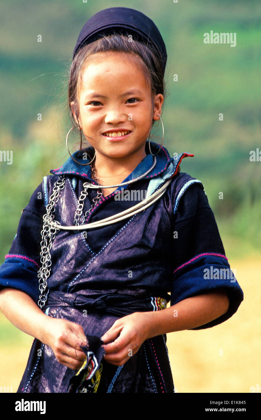 Hmong girl in sapa region hi-res stock photography and images - Alamy