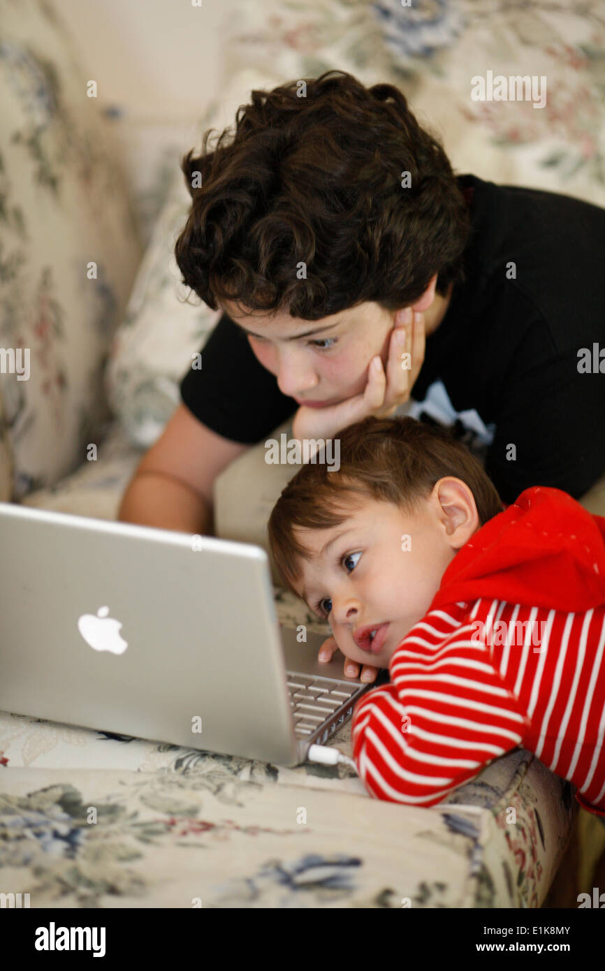 They a brothers hi-res stock photography and images - Alamy