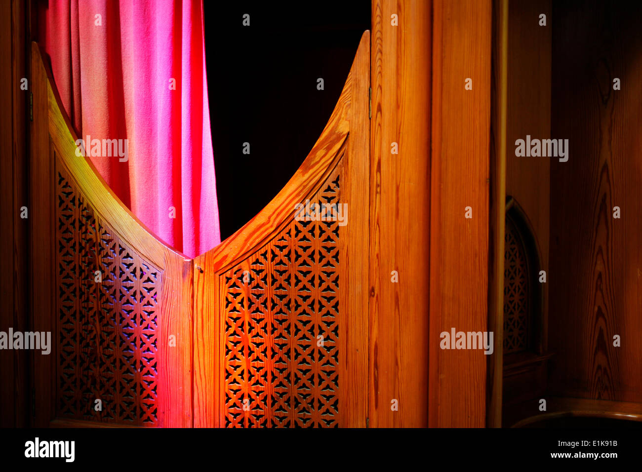 Confession box and catholic hi-res stock photography and images - Alamy