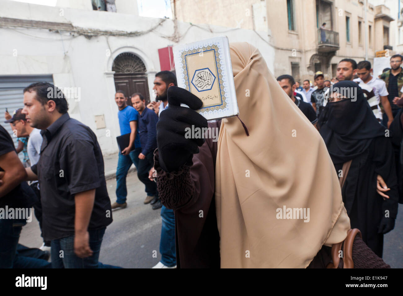 Demonstration against the broadcasting of the movie Persepolis ...