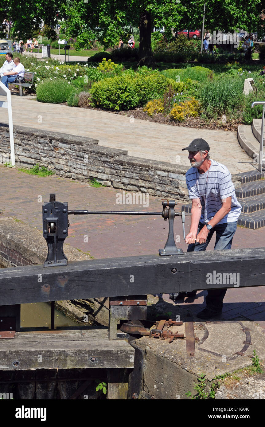 Man opening lock hi-res stock photography and images - Alamy