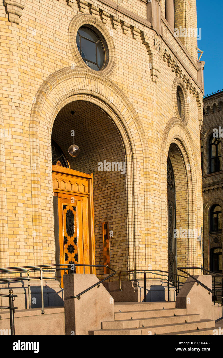 Storting hi-res stock photography and images - Alamy