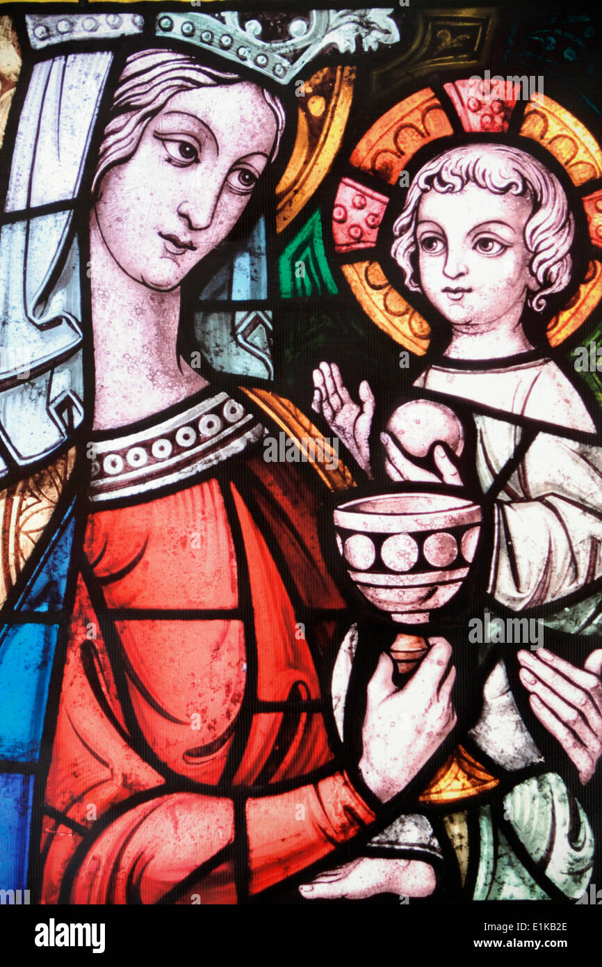 Virgin and child stained glass Stock Photo - Alamy