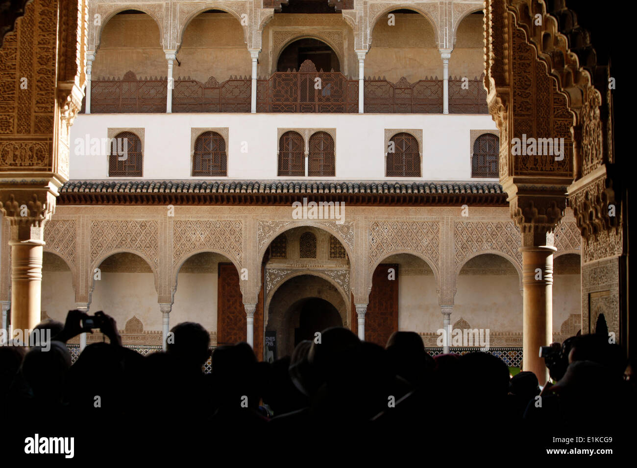 Alhambra - Nasrid Palaces- Palacio de los Leones Stock Photo - Alamy