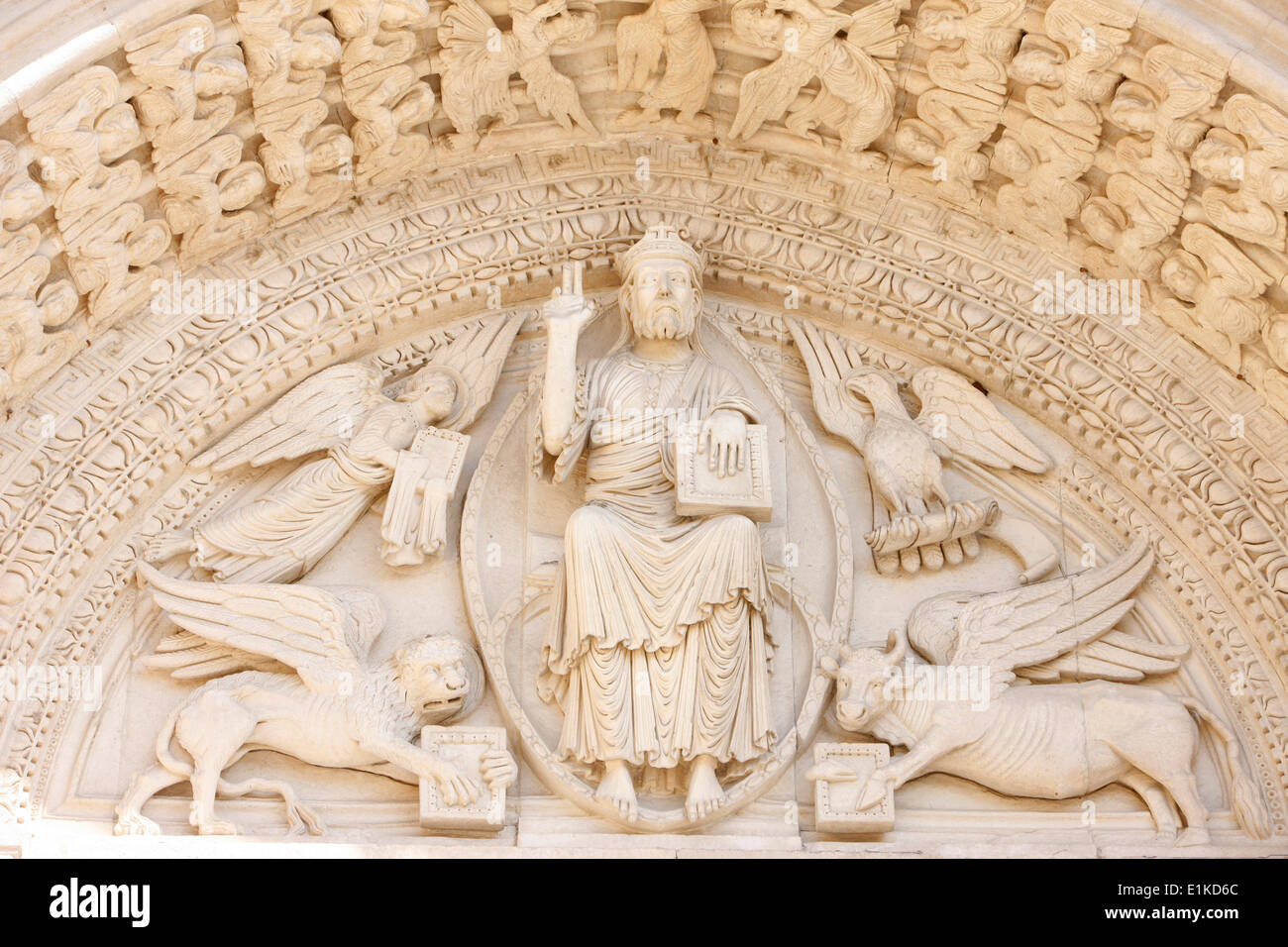 Saint-Trophime church tympanum Stock Photo - Alamy