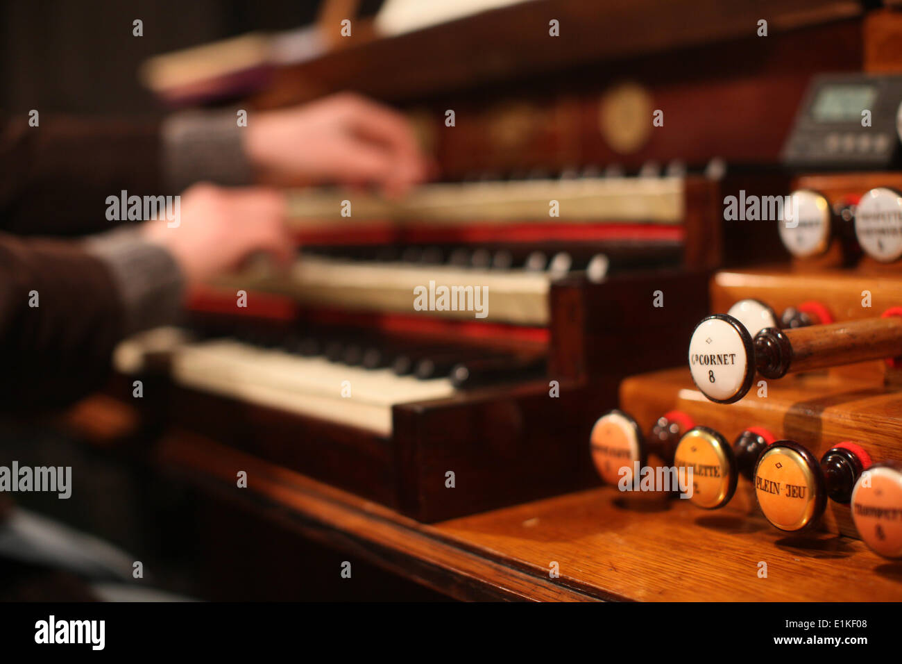 Man playing organ hi-res stock photography and images - Alamy