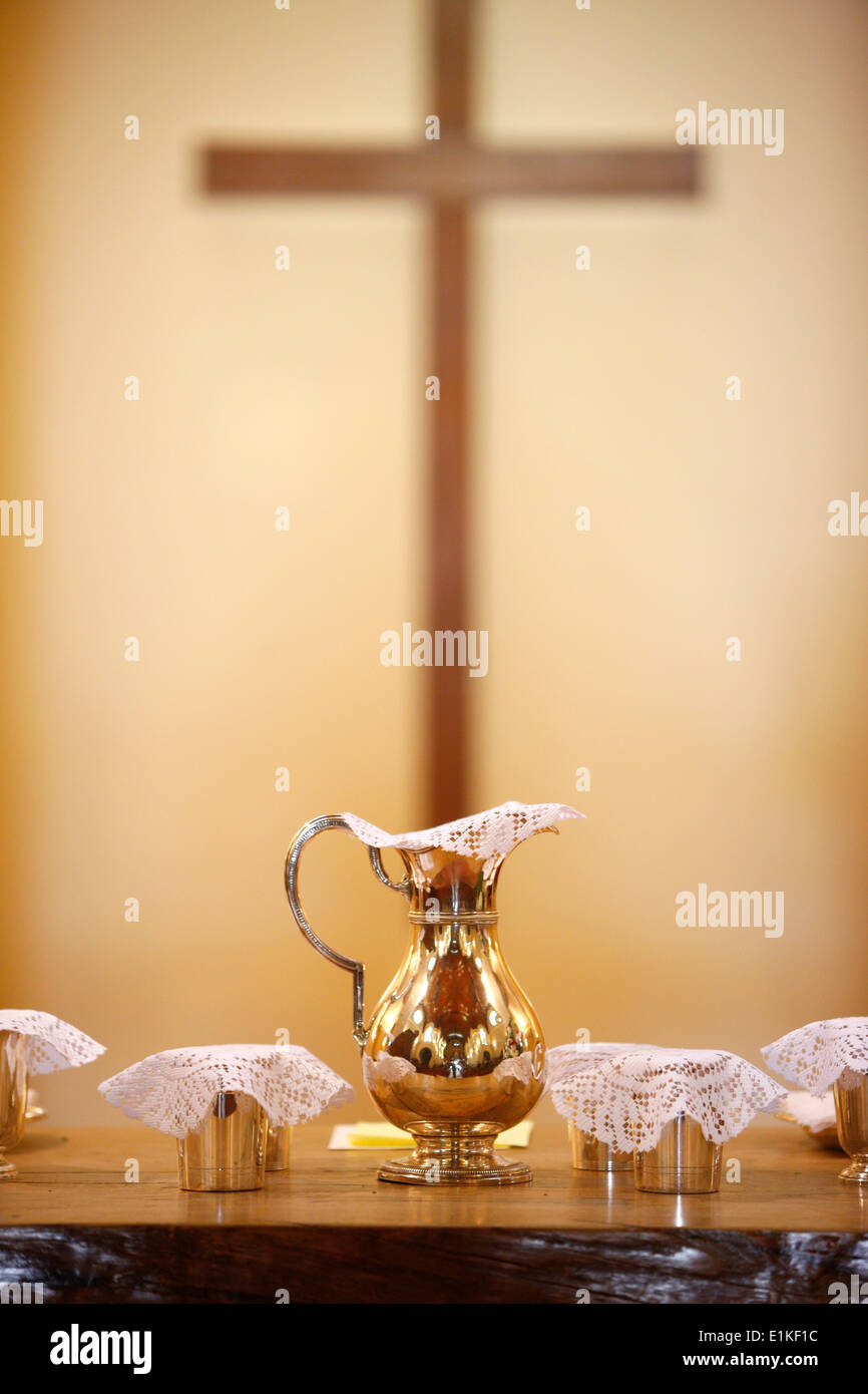 Holy communion on altar in a protestant chuch Stock Photo - Alamy