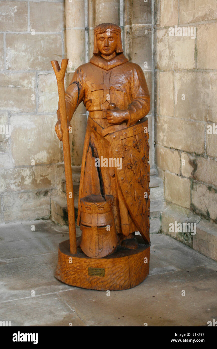 Crusader statue in VŽzelay basilica Stock Photo - Alamy