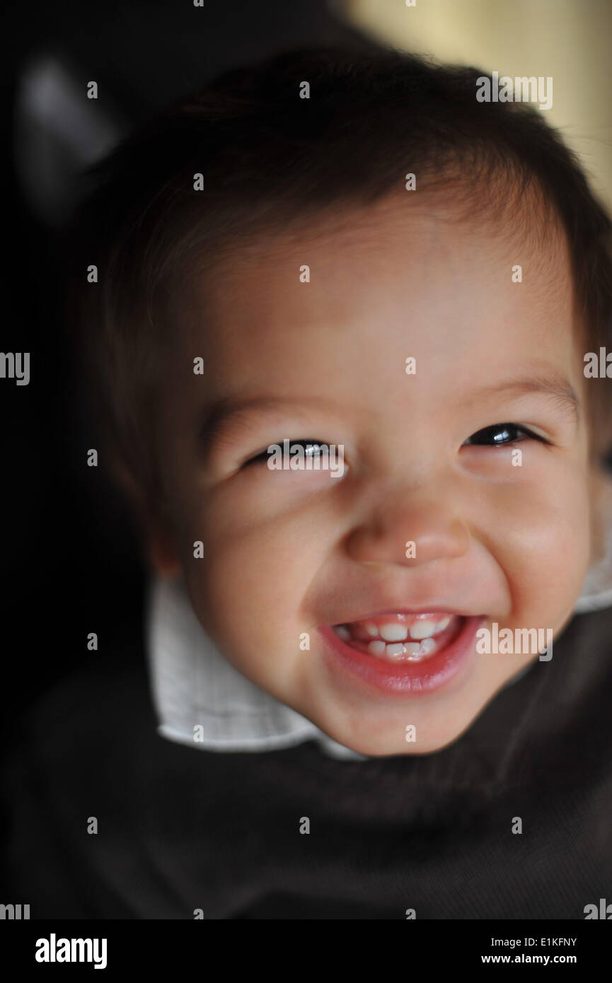 Smiling face child hi-res stock photography and images - Alamy