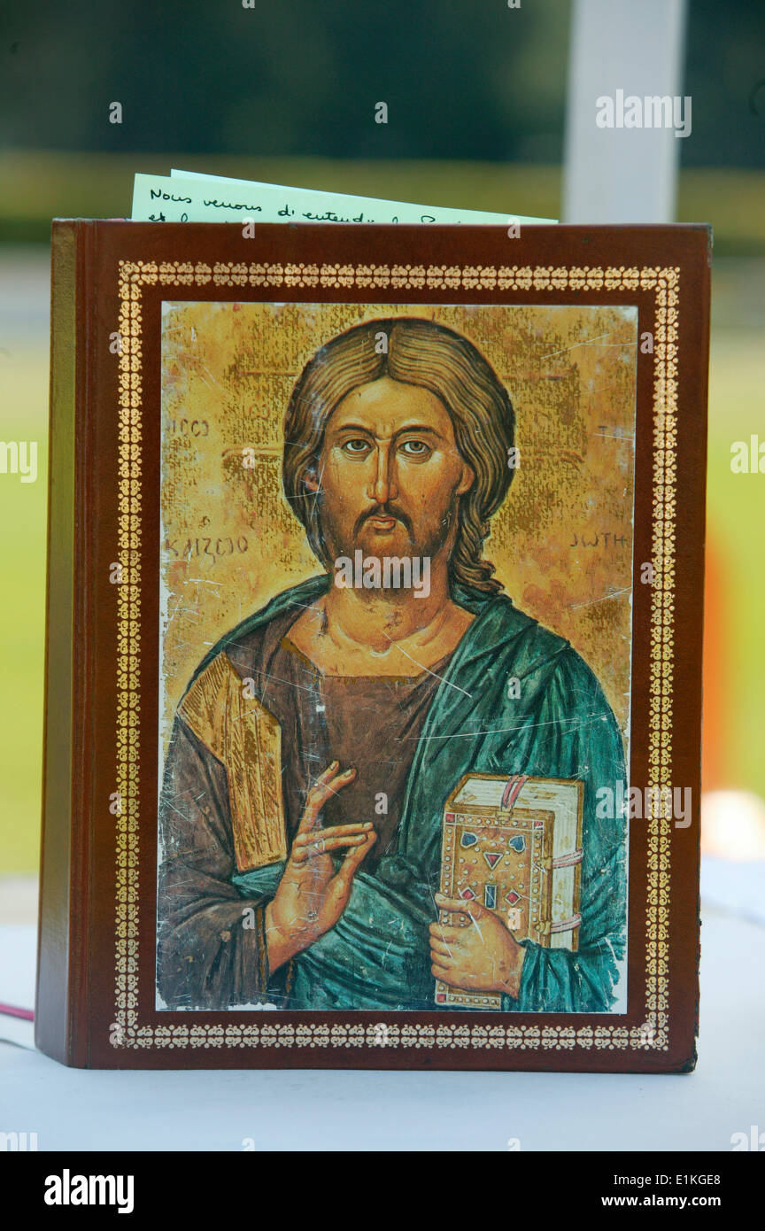 New testament book hi-res stock photography and images - Alamy